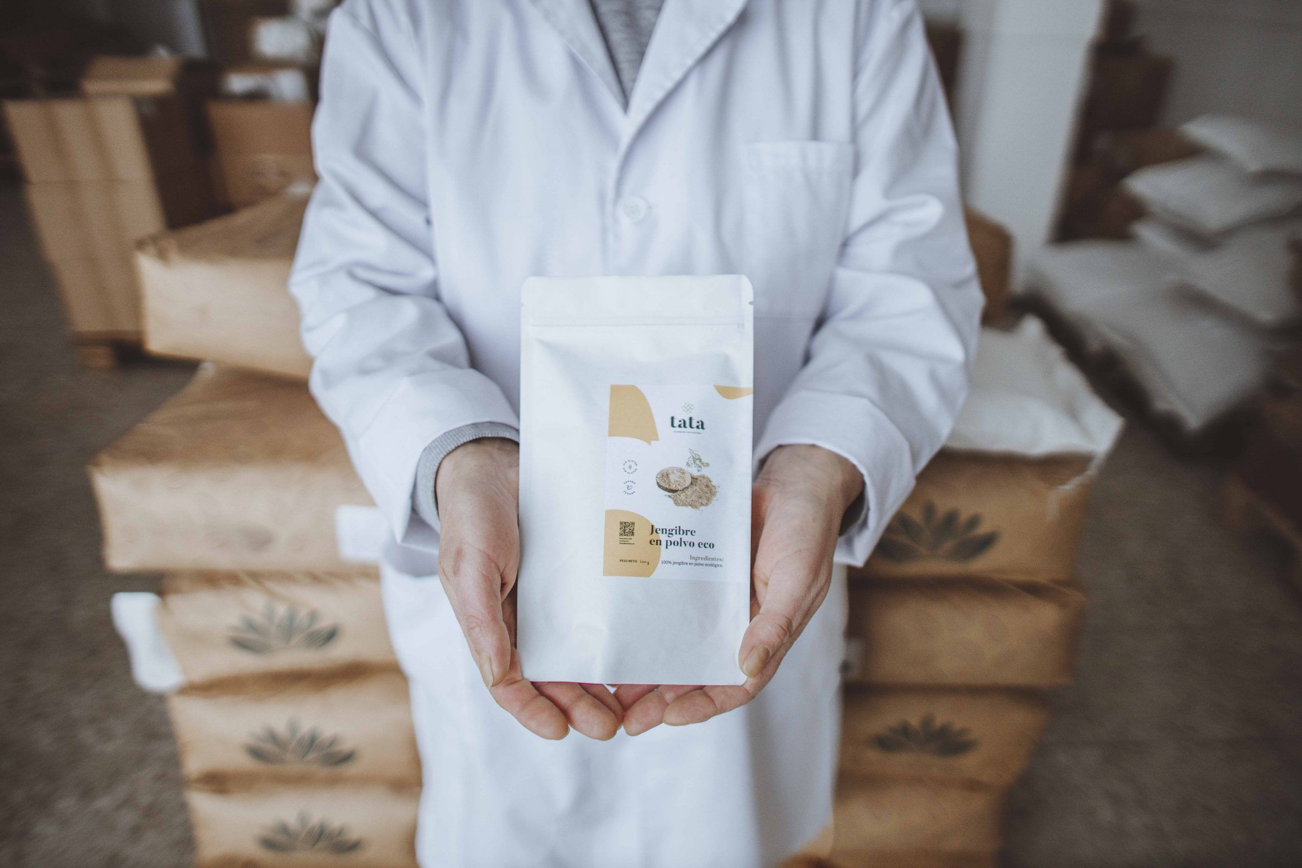 Branding: diseño identidad y packaging para Tata, alimentos con historia